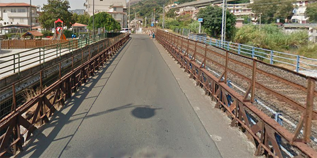 SikilyNews.it - Letojanni, ponte chiuso ai mezzi pesanti per problemi ... SikilyNews.it - Letojanni, ponte chiuso ai mezzi pesanti per problemi ...