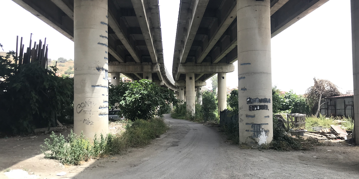 SikilyNews.it - Furci, strada sotto l'A18 chiusa da sei anni: la ... SikilyNews.it - Furci, strada sotto l'A18 chiusa da sei anni: la ...