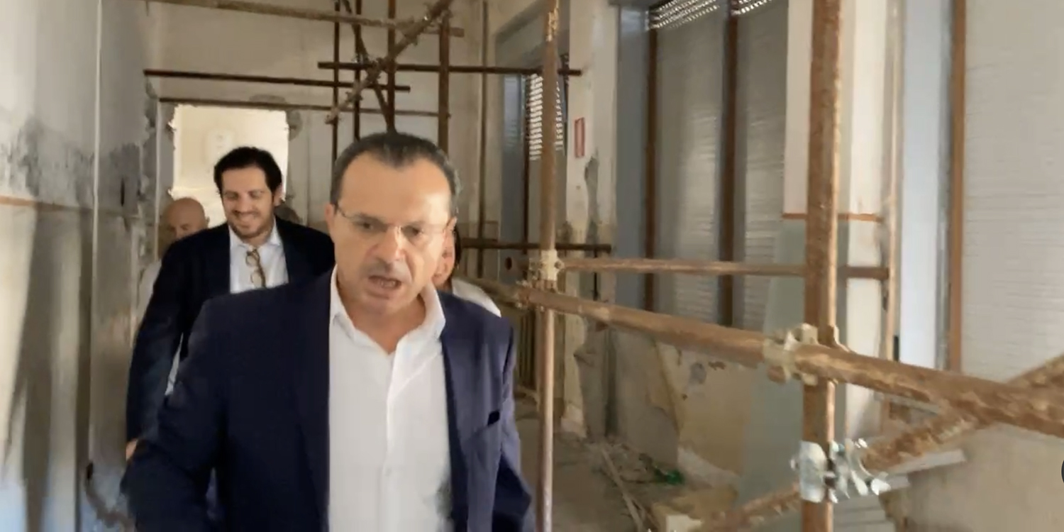 SikilyNews.it - Vittorino da Feltre, De Luca attacca il passato: la sua ... SikilyNews.it - Vittorino da Feltre, De Luca attacca il passato: la sua ...